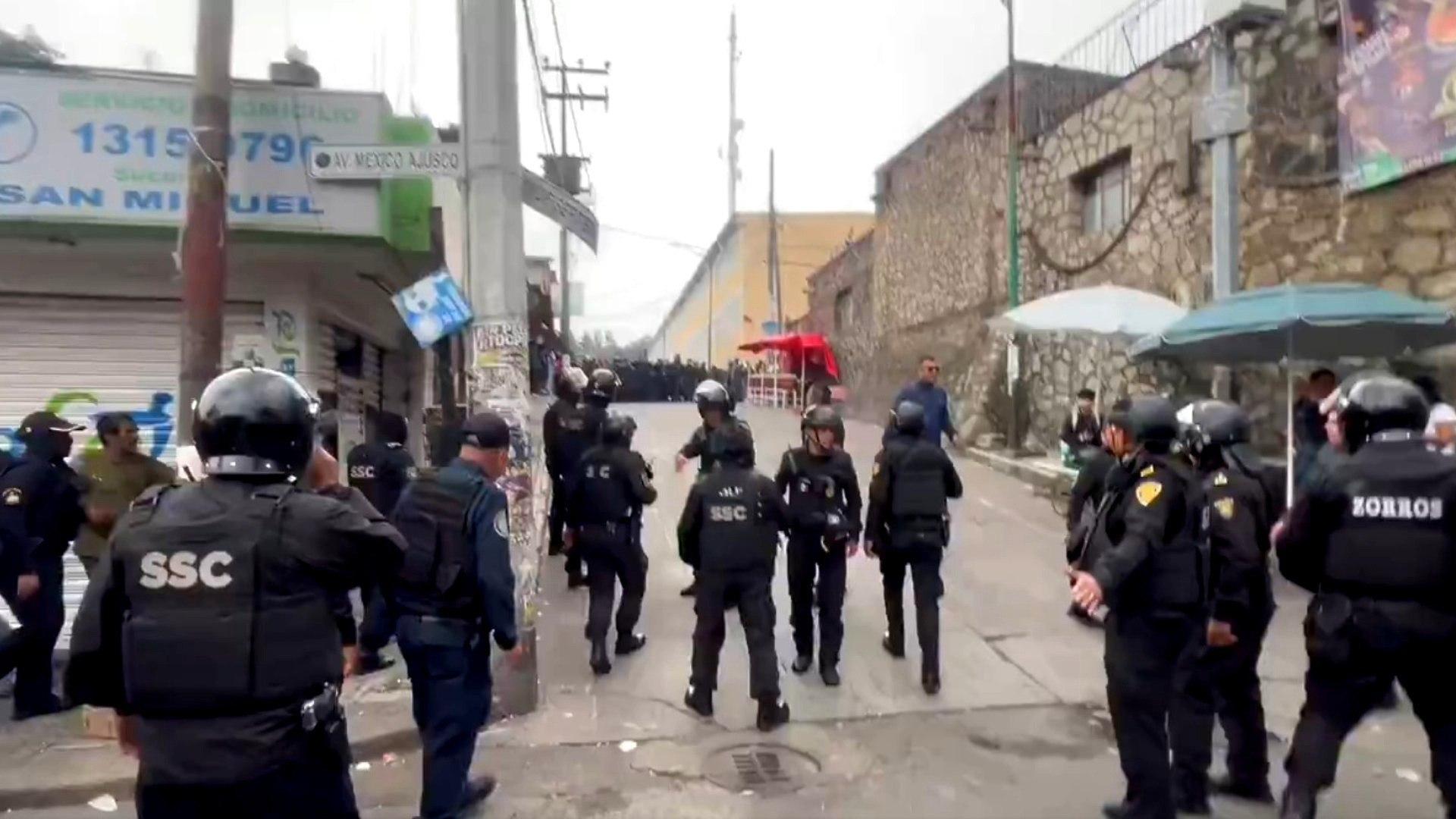 ÚLTIMA HORA: Policías son Agredidos con Escopeta en San Miguel Xicalco, CDMX | N+ FORO tv En ...